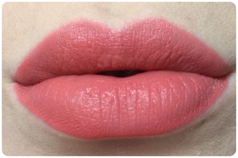 How To Apply Lipstick Step By Step Tutorial 1 StylesGap