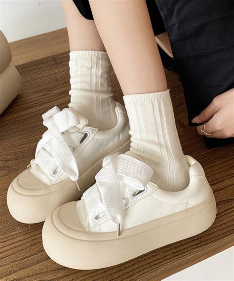 여성 가벼운 운동화 런닝화 발 편한 봄 데일리 학생 신발 화이트 귀여운 리본 고무 러닝화 고등학생 여자 데일리 런닝화 예쁜 쿠션 어글리 에이블리