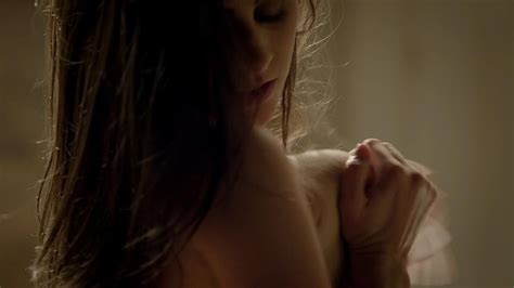 Naked Jennifer Thompson In Femme Fatales Naked Jennifer Thompson In Femme Fatales