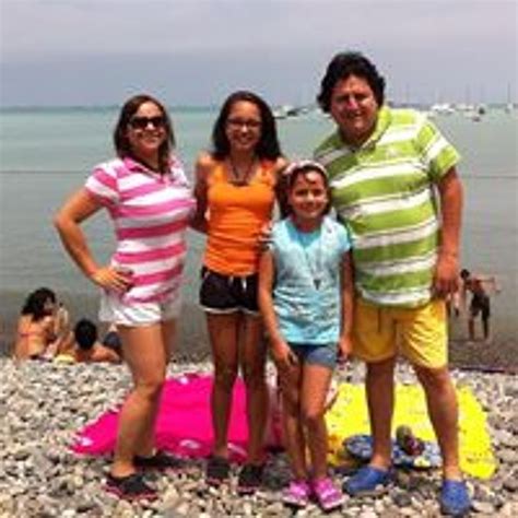 Stream Julia Landa Perez Music Listen To Songs Albums Playlists For