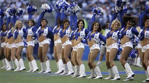 Cheerleader Effect Why People Are More Beautiful In Groups The Atlantic