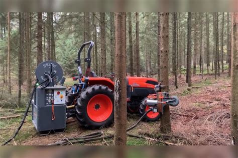 国外发明剪树枝神器,只要保住树干 大腿”,8秒不到剪完一棵树神器树干树枝 国外发明剪树枝神器,只要保住树干 大腿”,8秒不到剪完一棵树神器树干树枝