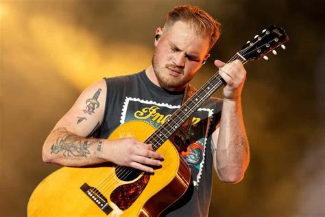 [100 ] Zach Bryan Wallpapers