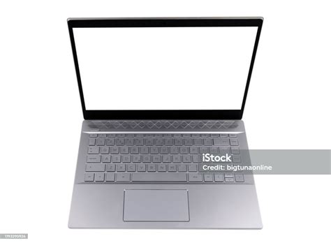 빈 화면 이 와 노트북 컴퓨터 Pc 는 흰색 배경에 고립 클립핀 경로가 있는 랩톱 격리 화면 복사 공간이있는 Pc 컴퓨터 흰색 화면 텍스트의 빈 공간입니다 0명에 대한 스톡