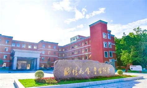 2020年成都郫都区川科外国语学校招生简章及收费标准
