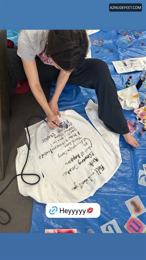 Gracie Abrams Feet Aznudefeet