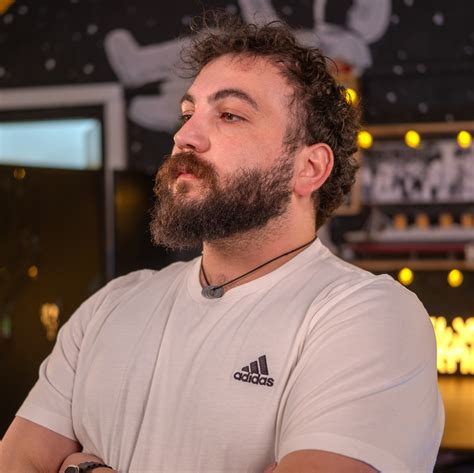 Georgian 🤖 რა არის რობოტი 🤖 👉 რობოტი მანქანაა რომელიც