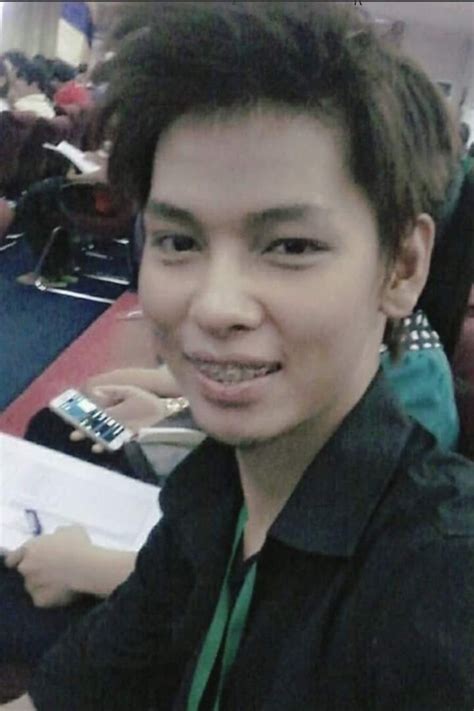 កាលមិនទាន់កែសម្ផស្ស បុរសកំពុងល្បីម្នាក់នេះ ក៏សង្ហាមិនណយដែរ Khmerload Cambodia Latest News