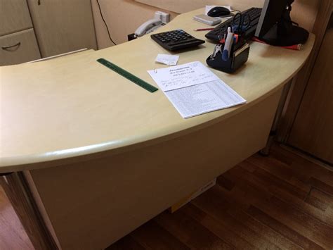 Офісні меблі світлого кольору шкаф стіл письмовий офісна стінка з 3 х тумбочок Ua