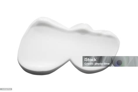 크림 텍스처 견본 소용돌이 얼룩과 그림자가 격리되었습니다 페이셜 크림 폼 젤 또는 바디 로션 스킨케어가 스트로크 샘플을 구성합니다 얼굴 화장 크림 화장품 짜기 색상 견본에