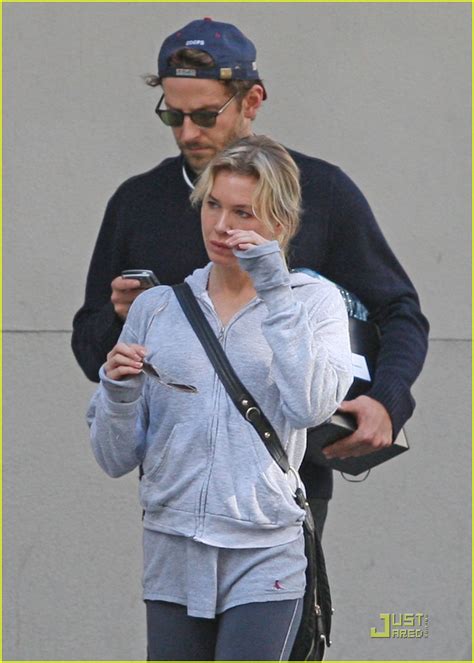 Bradley Cooper And Renee Zellwegers Date With Ryan Reynolds Photo