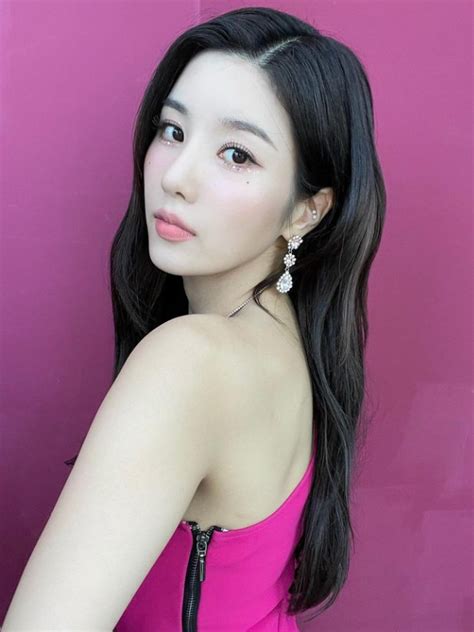 1584cm맞아얼굴작아 8등신170cm비율 뽐낸 여가수실물 체감샷드레스룩 어썸클 1584cm맞아얼굴작아 8등신170cm비율 뽐낸 여가수실물 체감샷드레스룩 어썸클