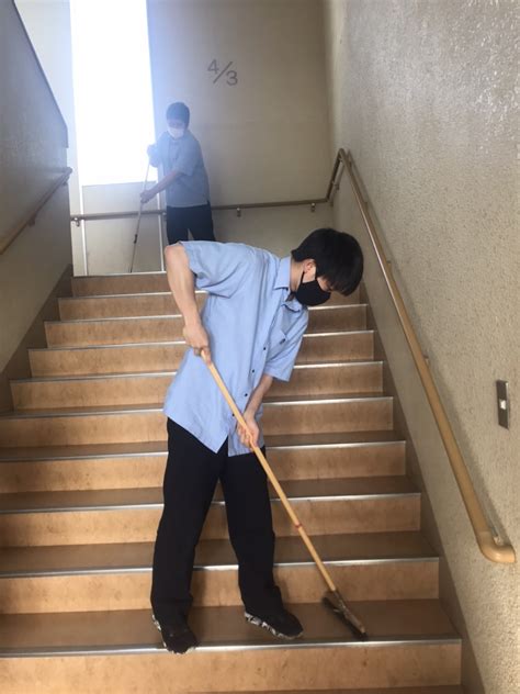 掃除タイムで心磨き ニュース一覧 学校法人桜丘学園 愛知県豊橋市中高一貫校