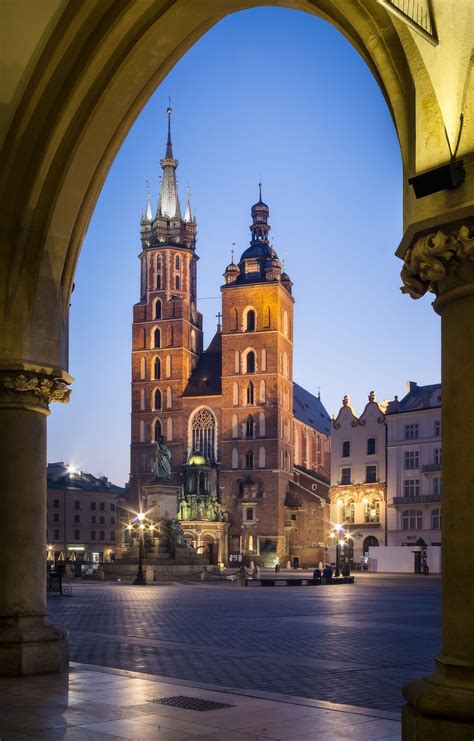 St Marys Basilica Kraków Wikipedia Krakow Krakow Poland Basilica