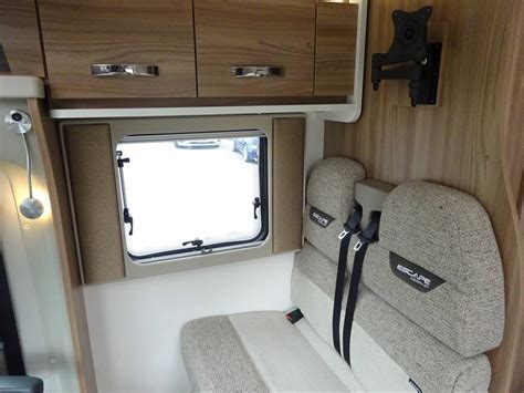 Swift Escape Compact C404