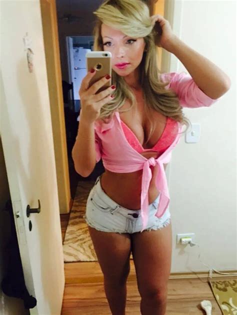 Carla Novaes Scrolller