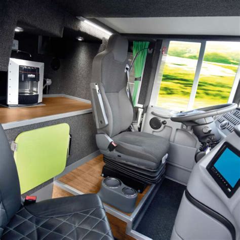 Tourist Class Double Decker Bushuur