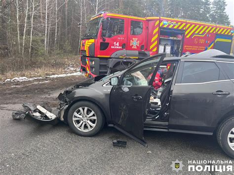 У ДТП на Чернігівщині вантажівку перекинув легковик молода пасажирка якого загинула на місці
