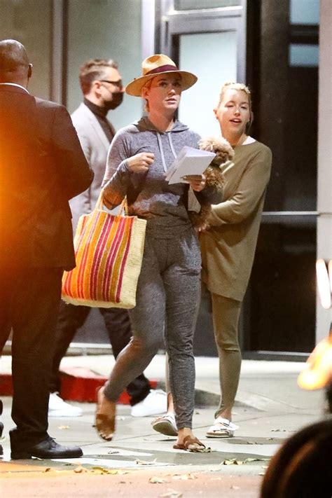Katy Perry Out With Her Dog In Los Angeles 10282021 Hawtcelebs