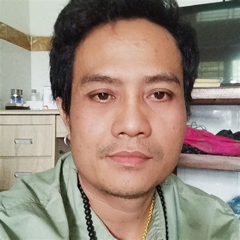 លោកគ្រូសង់ត្រេស្ដេចថ្នាំរមាស់សើរស្បែក Phnom Penh