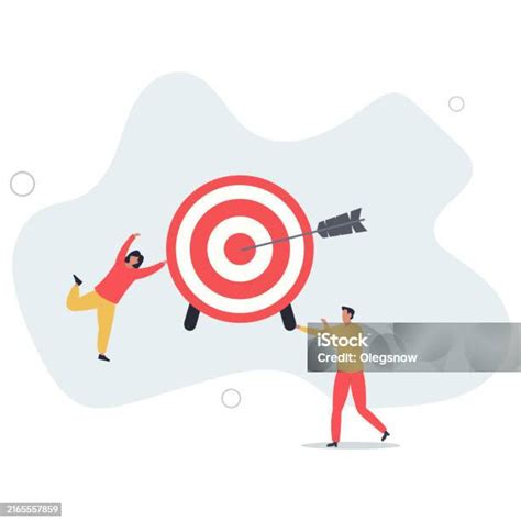 사람들과 가진 Arrowflat 디자인을 가진 과녁 원형 붙드는 사업 해결책과 Goalscustomers 개념에 대한 스톡 벡터 아트 및 기타 이미지 Istock