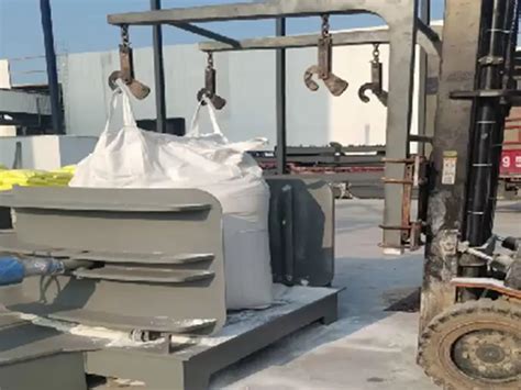 Bulk Bag Conditioner System For Loosening Solidified Bulk Materials