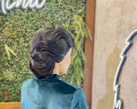 Haircenteraida چرا کراتینه موها؟ 🌟 داشتن موهای صاف آرزوی اغلب خانم