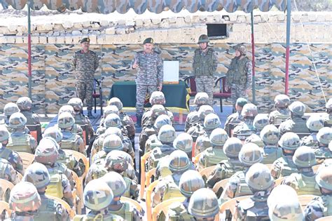 Lt Gen Ajai Kumar Singh Visits Gorkha Rifles Battalions In Dras And Balbir Pays Tribute At