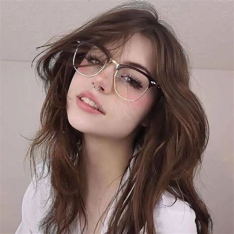 17 Iconic 90s Grunge Hairstyles To Rock Your Rebel Side