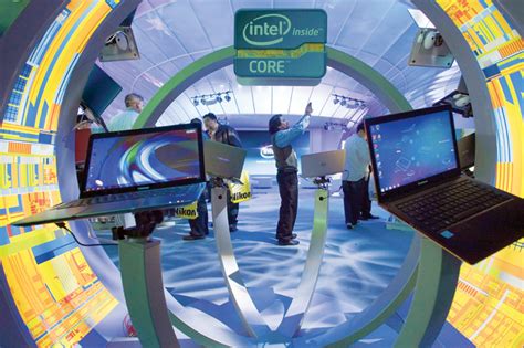 Intel Shares Fall As Investors Worry About Costs Of Chip Security Flaw Oman Observer