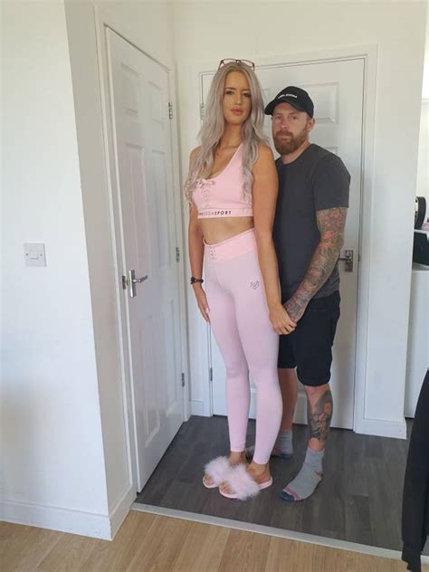 Hot Sexy Lizzy Groombridge Bikini Pics