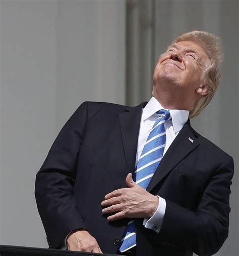 Neighbors Dont Let Neighbors Look At The Eclipse Without The Proper Eye Protection Be Safe
