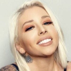Vicky Aisha Âge Famille Biographie Famous Birthdays