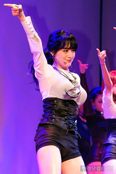 레인보우 블랙 김재경 헉~ 소리나는 볼륨 몸매 한국경제