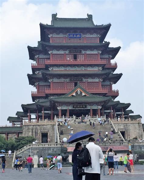 落霞與孤鶩齊飛秋水共長天一色滕王閣 每日頭條