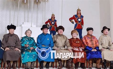 Төрийн өндөрлөгүүд ахмадуудтай золголоо