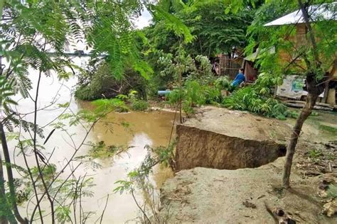 Dvb ပွင့်ဖြူမြို့နယ်တွင် မုန်းချောင်းရေတိုက်စားပြီး ကမ်းပါးပြိုကျသဖြင့် နေအိမ်အချို့ရွေ့ပြောင်း