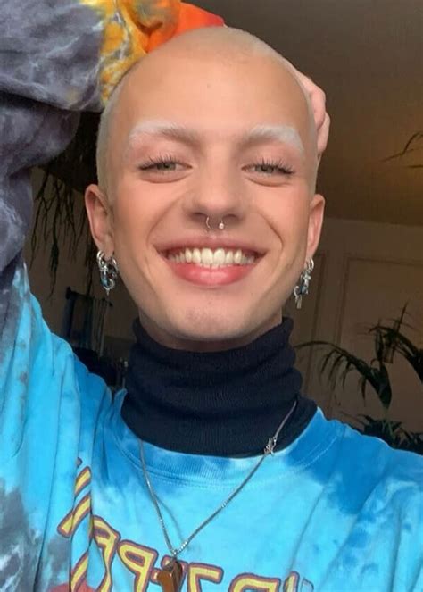 Aron The Model Booker