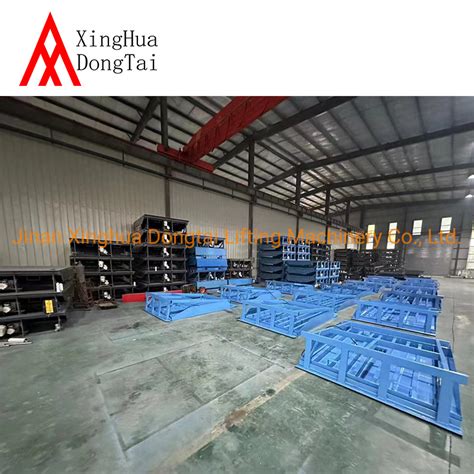 Hydraulic Stationary Forklift Container Loading Platform Dock Ramp Leveler Loading Ramp And