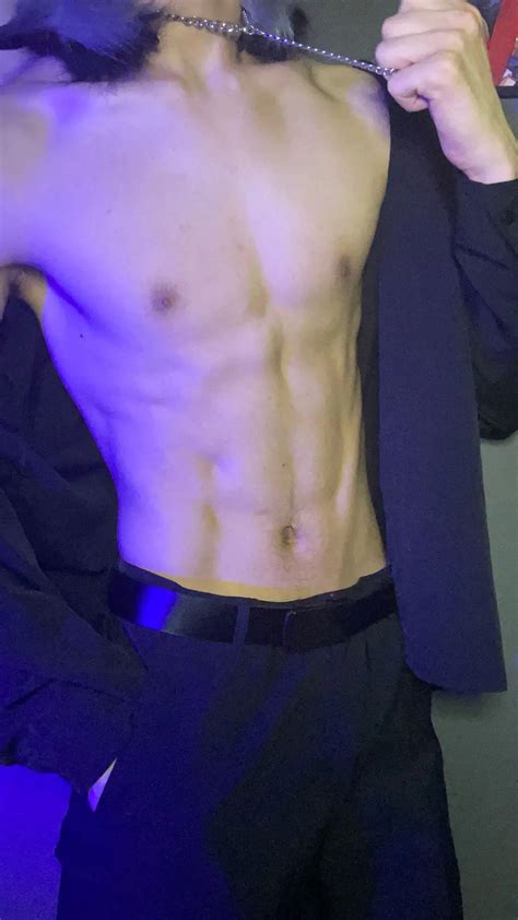 壁纸 你闺蜜超喜欢的腹肌男壁纸高清全屏 知乎