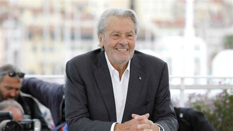 Великолепен даже после инсульта дочь Алена Делона показала фото 88 летнего отца