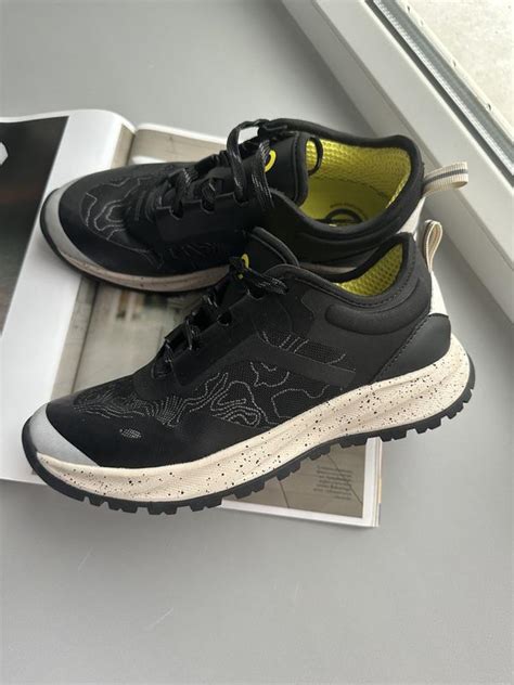 Кросівки — ціна 650 грн у каталозі Кросівки Купити жіночі речі за доступною ціною на Шафі