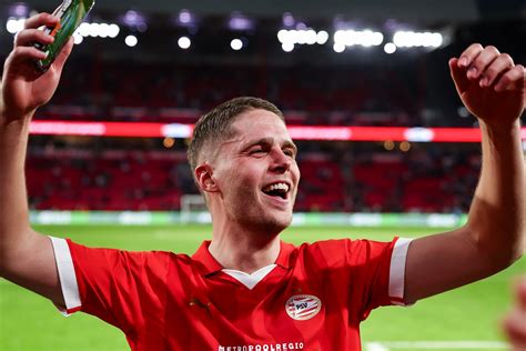 Joey Veerman Hakt De Knoop Door Soccernews Nl