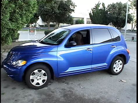 Zwei Service Techniker Bohren Hübsche Brünette In Der Garage Xhamster