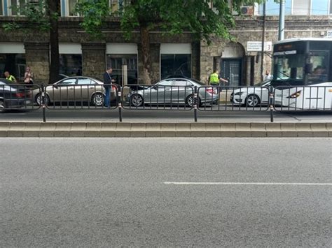 Три коли се удариха на оживен пловдивски булевард Снимки