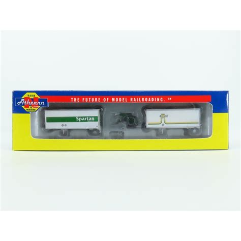 N Scale Athearn 10825 Spartan Express Two 28 Wedge Trailers And Dolly