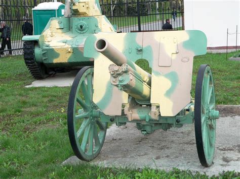 为什么有的火炮炮管上下能看到反后坐装置动作筒，有的只有光光的一根炮管？ 知乎