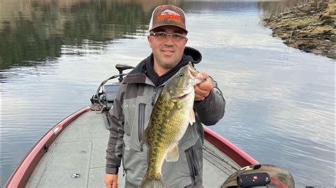 Bass Fishing New Melones New Years Eve Youtube