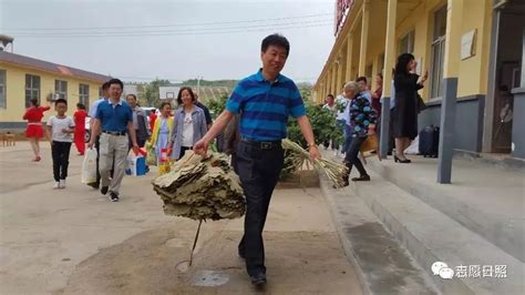 爱心人士敬老扶贫到食堂