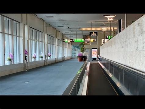 朝の那覇空港動く歩道 保安検査場内JAL側 YouTube
